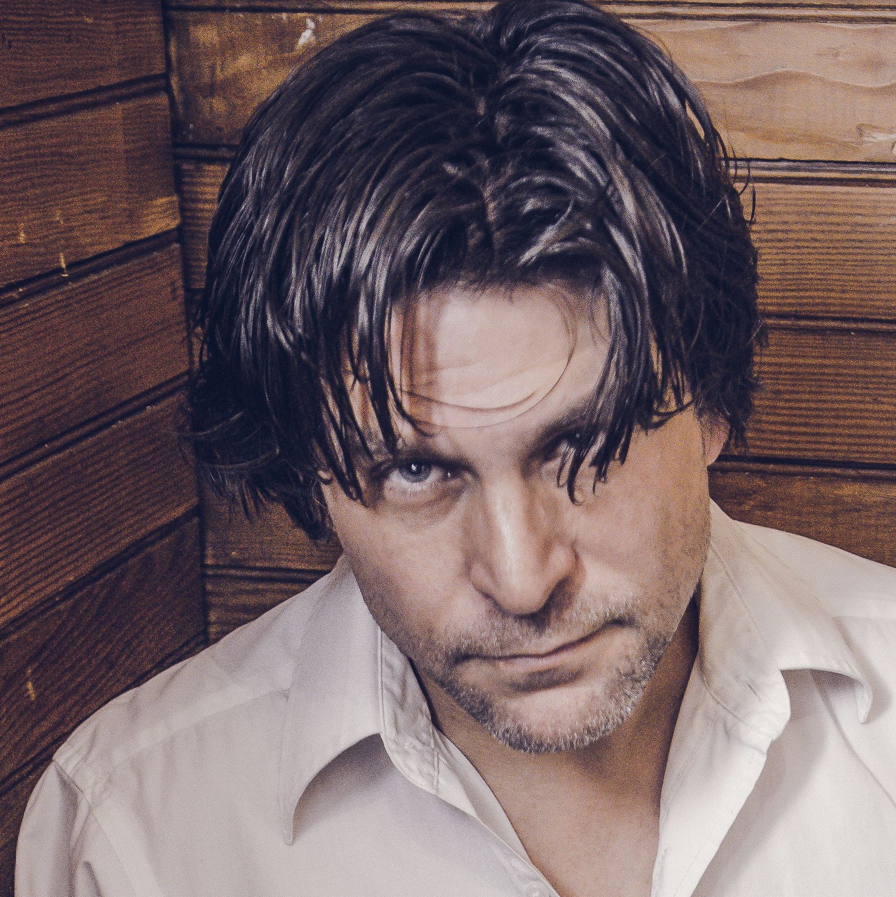 Andras Jones & Ira Marlowe - The Radio8Ball Show